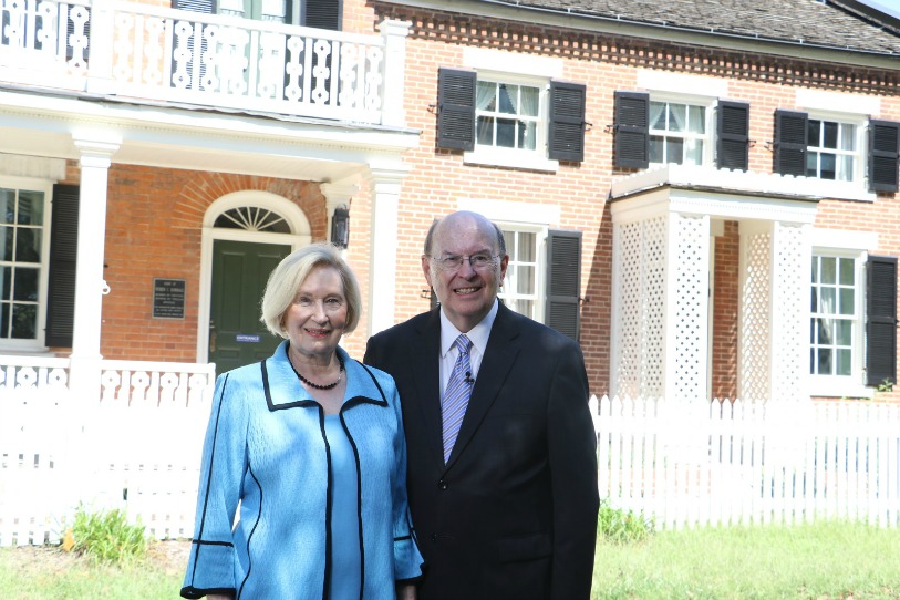 15 bellas citas del Presidente Nelson y los apóstoles sobre sus esposas