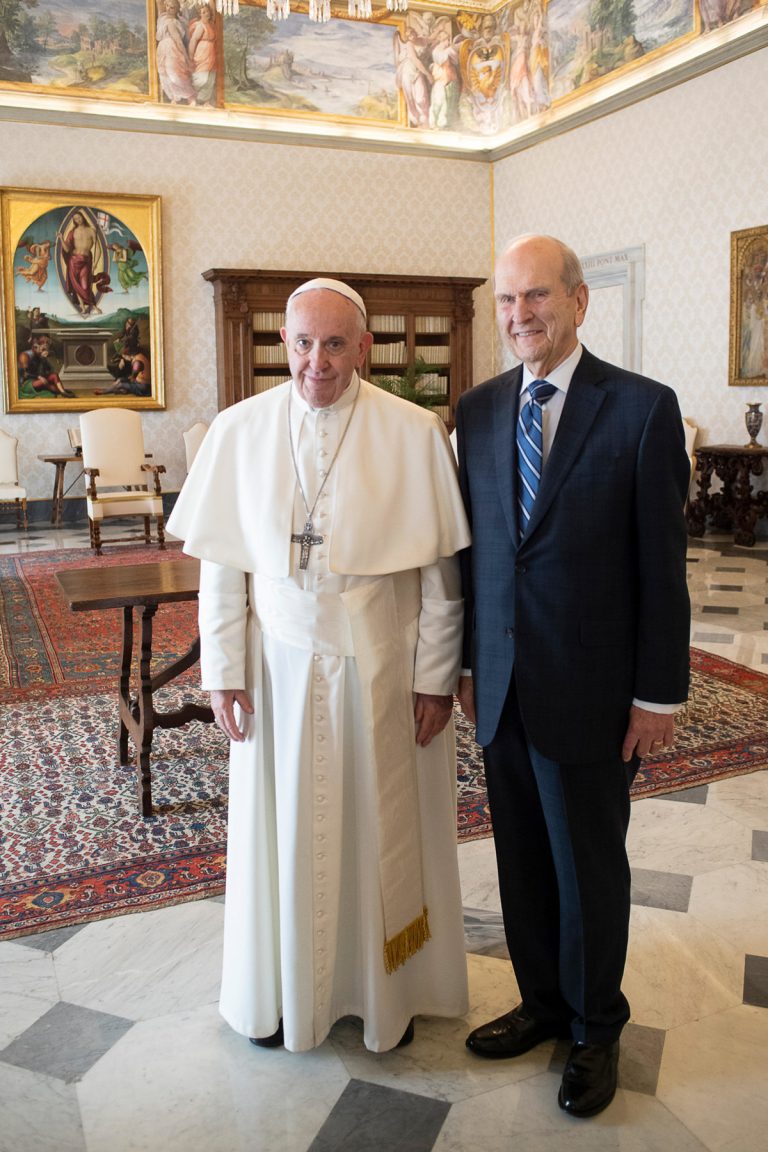 Papa Francisco y Presidente Russell M. Nelson se reúnen en el Vaticano