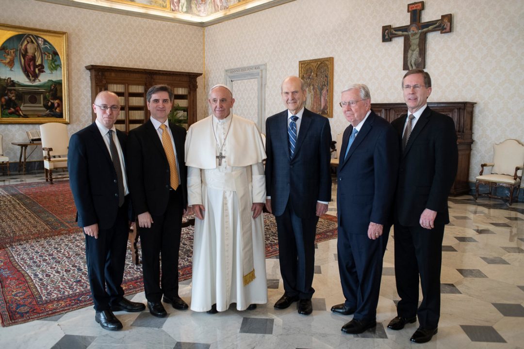 Papa Francisco y Presidente Russell M. Nelson se reúnen en el Vaticano