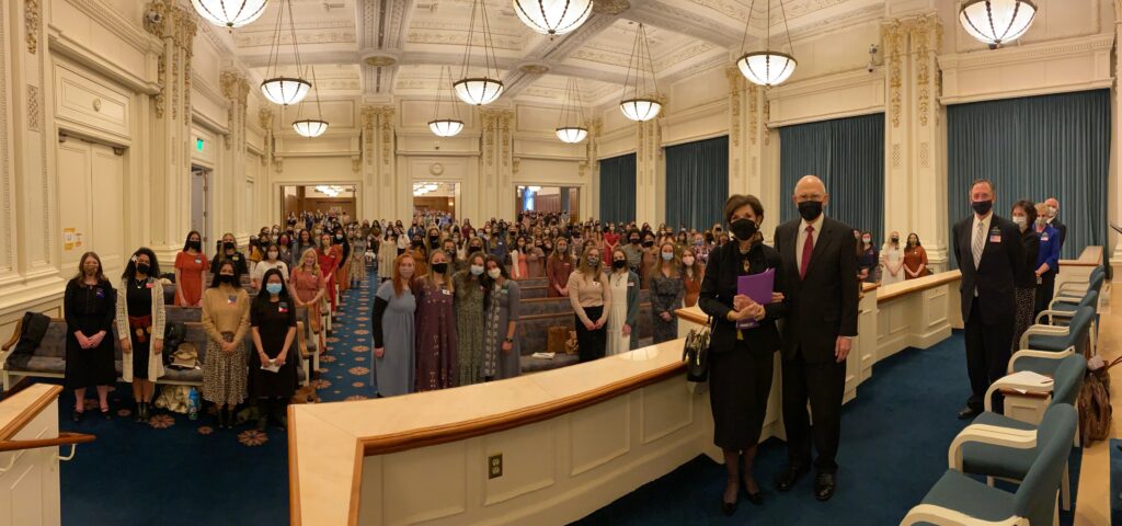 Presidente Oaks: 3 formas que distinguen a la Iglesia de Jesucristo de ...