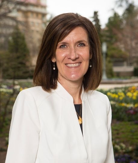 Hermana Craig: Cuando se encuentren en lugares santos, procuren ser santos