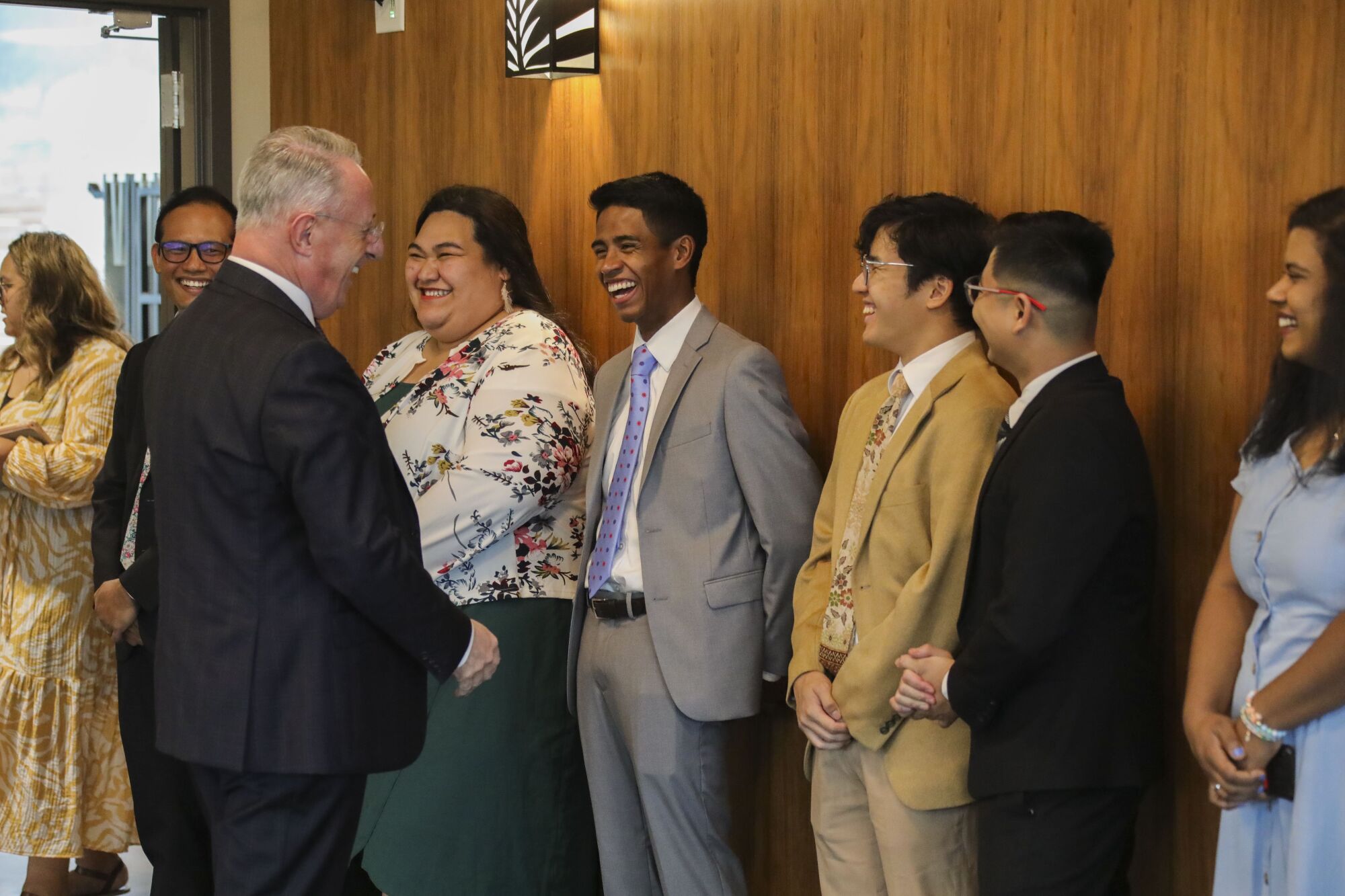 Élder Soares: Perdonar no es fingir que nada sucedió, es aceptar que Él ...