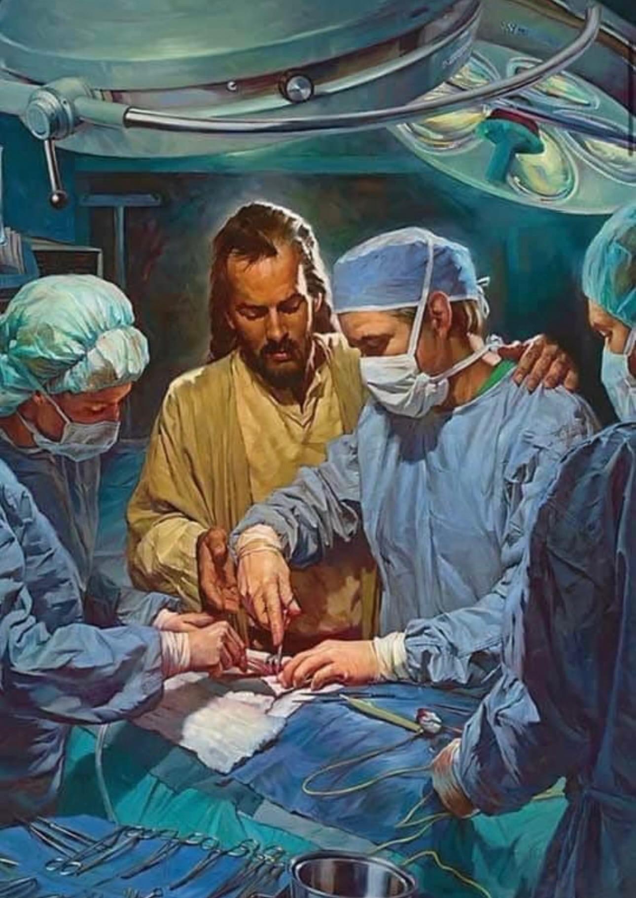 Misionero apuñalado en Colombia recobra la consciencia tras delicadas ...