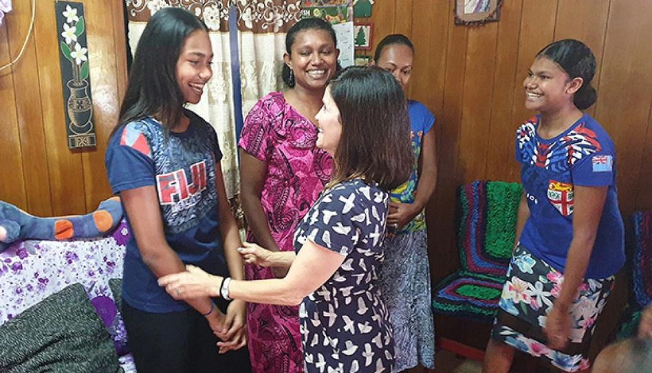 Las hermanas Cordon, Craig y Craven se despiden de las Mujeres Jóvenes