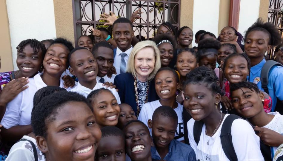 Las hermanas Cordon, Craig y Craven se despiden de las Mujeres Jóvenes