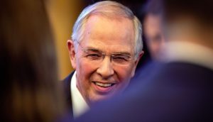 Élder Andersen: Un testimonio no se puede forzar, se nutre por el Espíritu