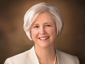 Cómo la hna. Uchtdorf ayudó a la hna. Marriott en su primer discurso en ...